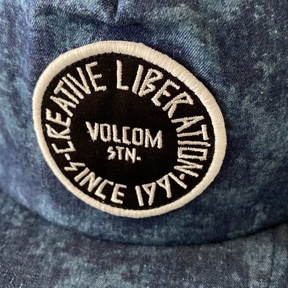 Volcom | Accessories | New Volcom Trucker Hat Creative Liberation Blue ...